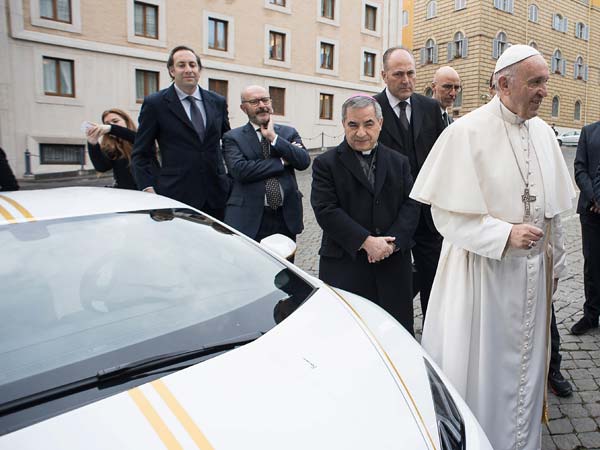Pope Francis Gifted Lamborghini Huracan RWD — Supercar To Be Auctioned ...