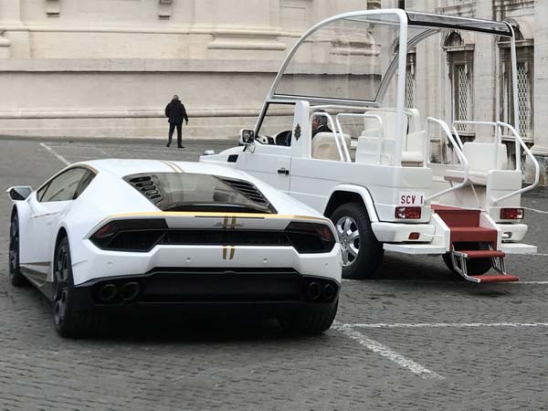 Pope Francis Gifted Lamborghini Huracan RWD — Supercar To Be Auctioned ...