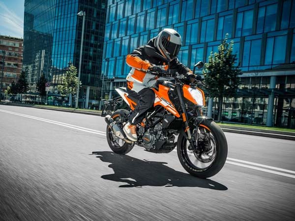 EICMA 2017: Benelli TNT 200 Revealed; To Rival KTM Duke 200 ...