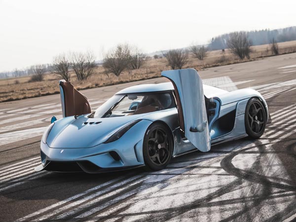 Koenigsegg Regera Crash Test Video; Withstands Tough Tests - DriveSpark