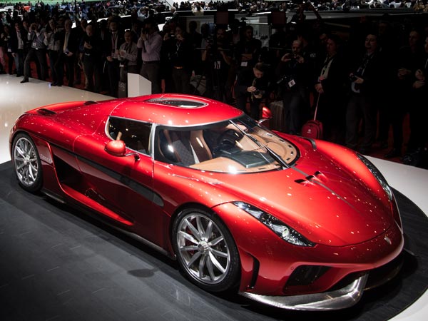 Koenigsegg Regera Crash Test Video; Withstands Tough Tests - DriveSpark