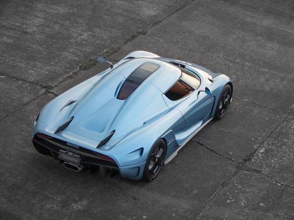 Koenigsegg Regera Crash Test Video; Withstands Tough Tests - DriveSpark