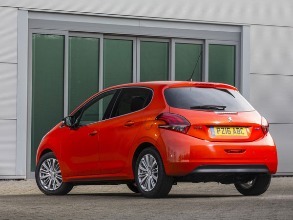 Peugeot 208 Spotted Testing In India - DriveSpark News