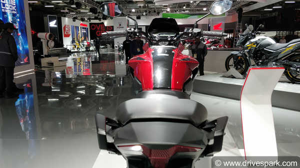 Honda X-Blade First Look Review — Design, Specifications, Features And ...