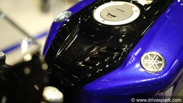 Yamaha YZF-R15 V3.0 Top Features You Should Know: New Design, Engine ...