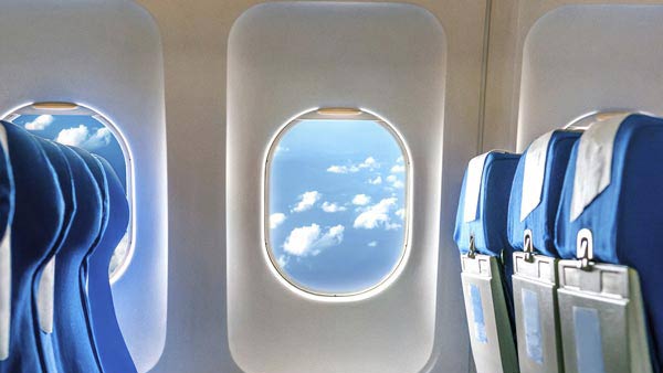 Why Are Plane Windows Round? — The Interesting Reason For Round ...