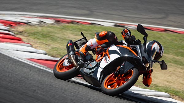 TVS Apache RR310 Beats The KTM RC 390 & The Duke 390 - DriveSpark News