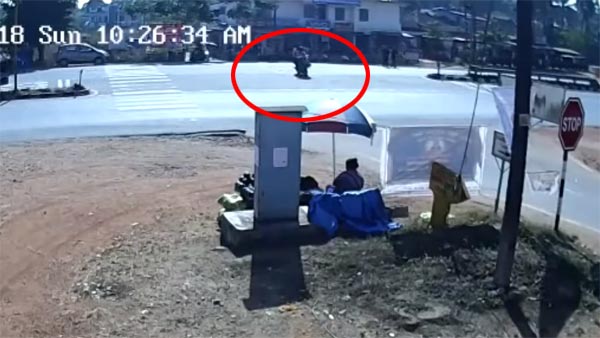 Toyota Innova Crashes Into Bajaj Pulsar; Three People Seriously Injured ...