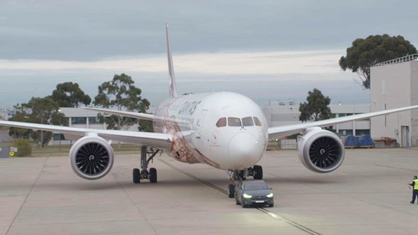 Tesla Model X Pulls A Plane: Makes New Guinness World Record For The ...