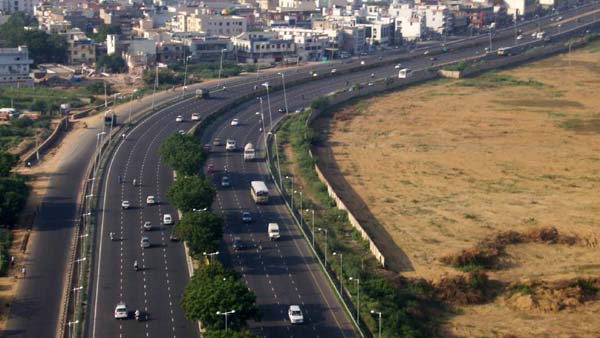 Delhi-Mumbai Expressway To Be Completed In Three Years; Construction ...