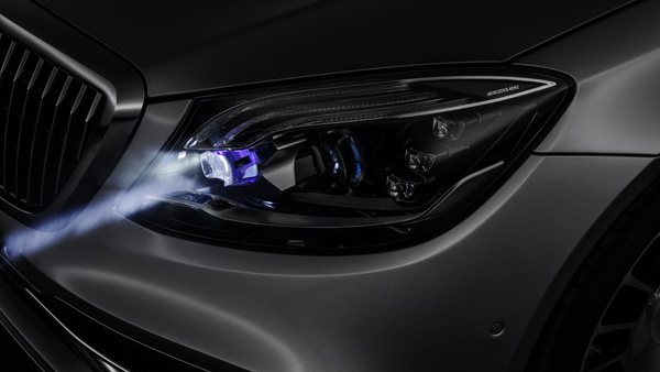 Mercedes-Benz Digital Light Technology: Car Communicates With You ...