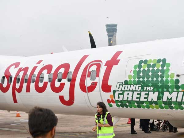 SpiceJet Becomes First Flight To Fly On Biojet Fuel From Dehradun To ...