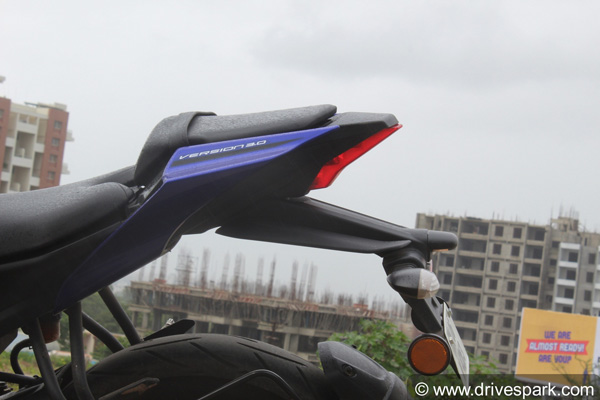 Yamaha R15 V3.0 Road Test Review: Specifications, Price, Features ...
