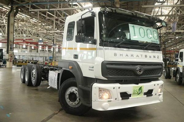 Daimler India Commercial Vehicles Rolls Out 1000th Unit From Oragadam ...