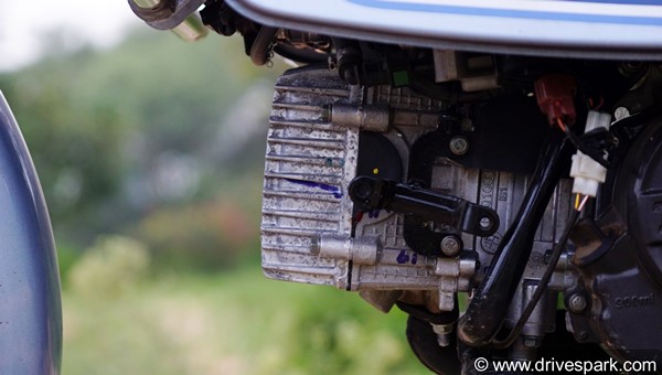 TVS XL100 Comfort BS6 Review: Ride & Handling, Specs, Features, Mileage ...
