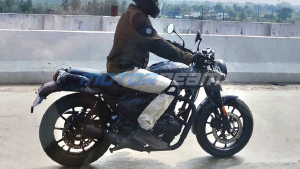 Spy Pics: Royal Enfield Hunter Spotted Testing Revealing New Details ...
