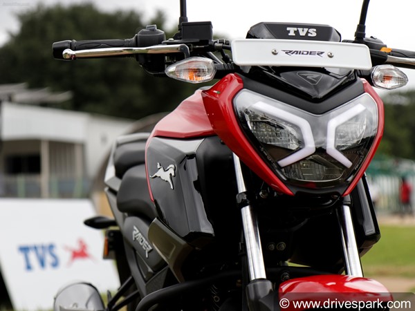 TVS Raider 125 Review: Riding Impressions, Engine Specs, Performance ...