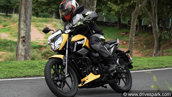 TVS Raider 125 Review: Riding Impressions, Engine Specs, Performance ...