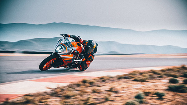 2021 KTM RC125 And RC200 Launched In India - DriveSpark News