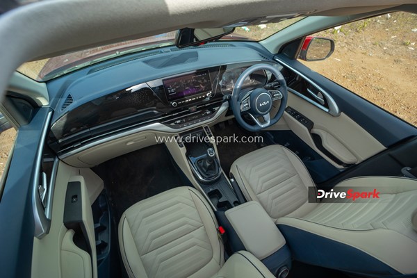 Kia Carens Review: Design, Specs, Performance, Interiors, Features ...