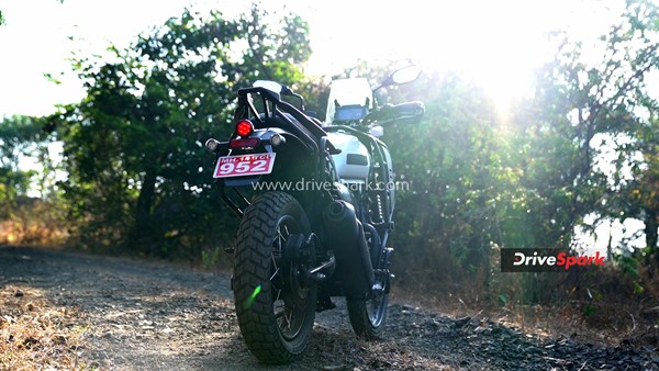 Yezdi Adventure Review: Riding Impressions, Engine Specs, Performance ...