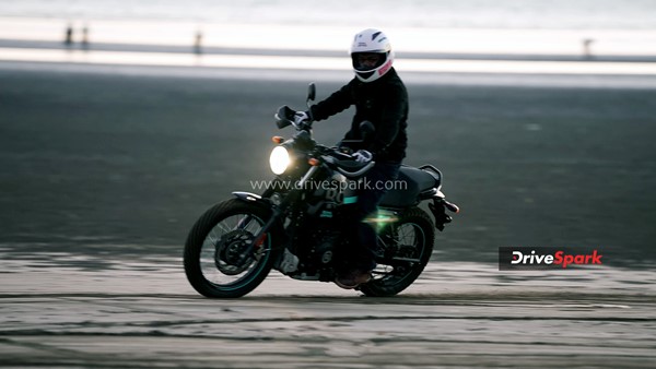 Royal Enfield Scram 411 Review: Riding Impressions, Engine Specs ...