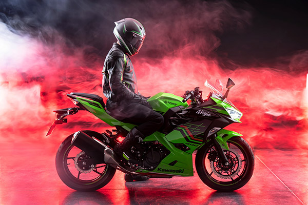 Red Kawasaki Ninja Wallpaper