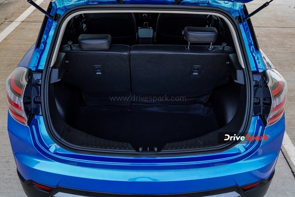 Mahindra XUV400 First Drive Review - Driving Impressions| Specs| Range ...