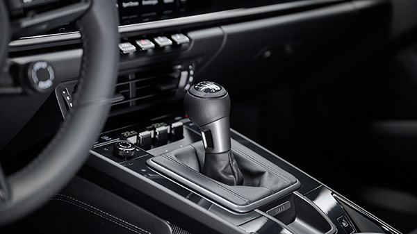 Porsche 911 Carrera T Revealed With 7-Speed Manual Gearbox - Specs ...