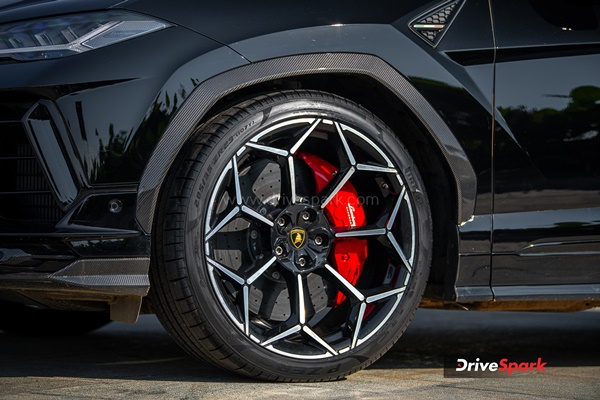 Lamborghini Urus Performante Review: First Drive Performance Report ...