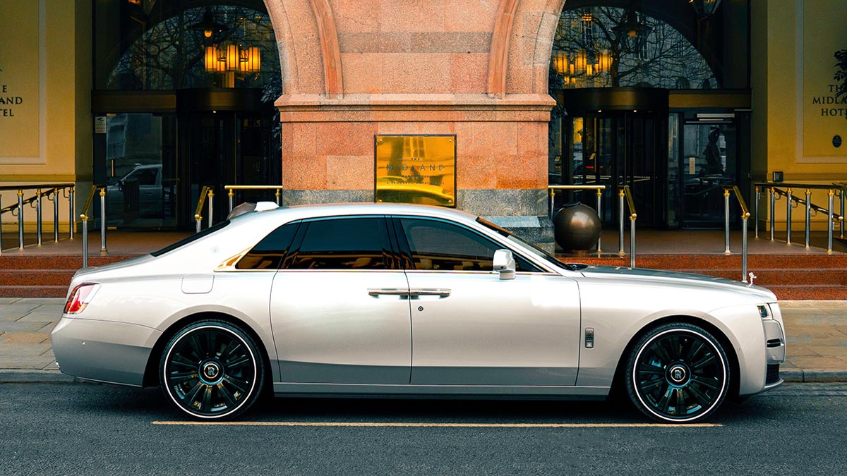 Rolls-Royce Manchester Ghost Revealed As Bespoke Tribute To The City Of ...