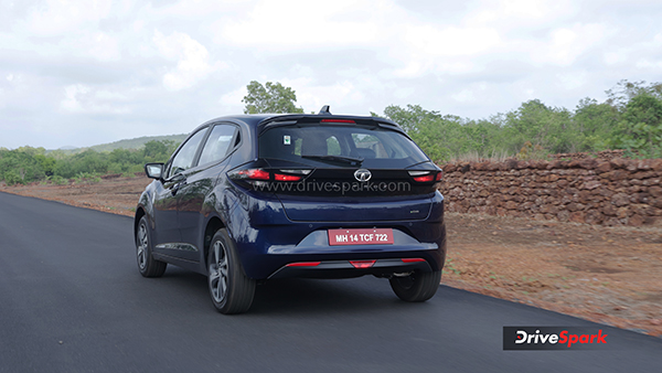 Tata Altroz iCNG Review - Driving Impressions| Boot Space| Specs ...