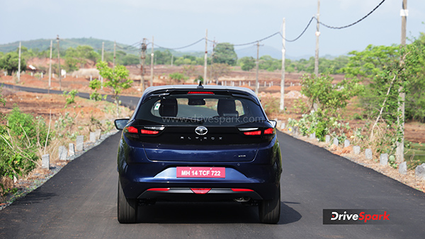 Tata Altroz iCNG Review - Driving Impressions| Boot Space| Specs ...