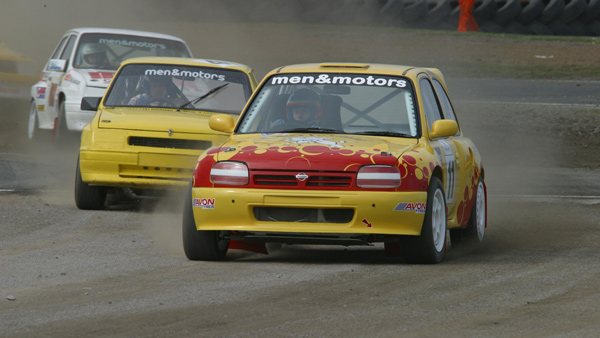 What Is Trail Braking? Is It Faster? - DriveSpark