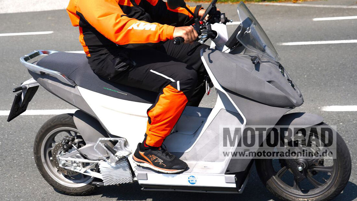 KTM Electric Scooter Spotted Testing - Spy Pics - DriveSpark News