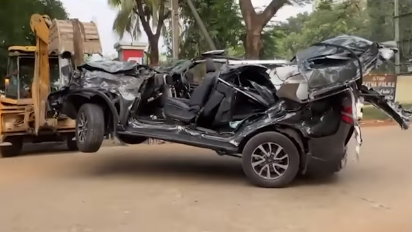 Mahindra Scorpio N's Roof Torn Apart In High Speed Accident - Viral ...