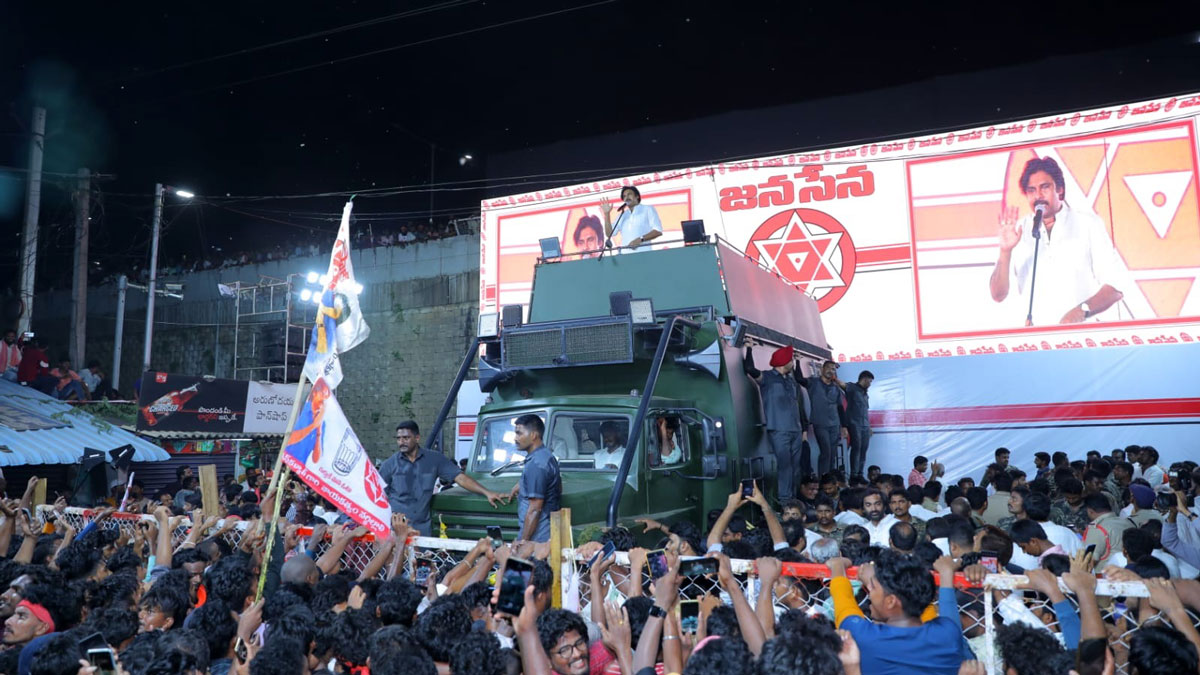 Pawan Kalyan Begins Election Yatra In Varahi Campaign Truck - DriveSpark