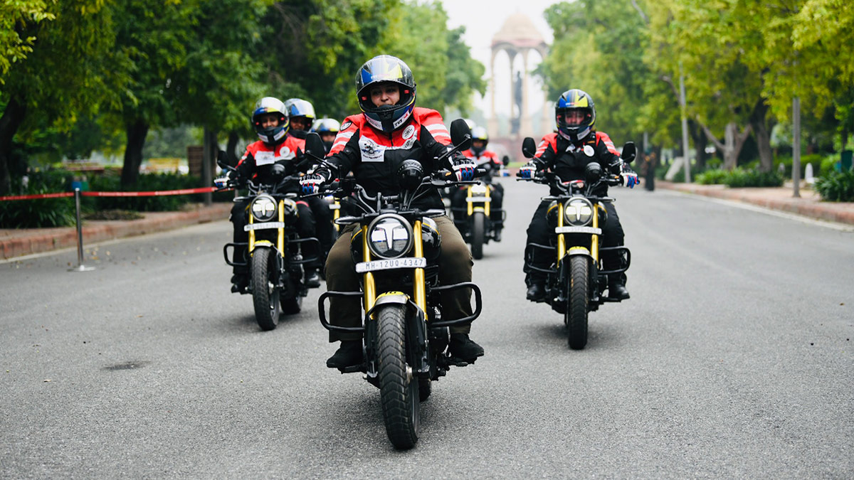 Indian Army Flags Off All-Women Bike Rally In Association With TVS To ...