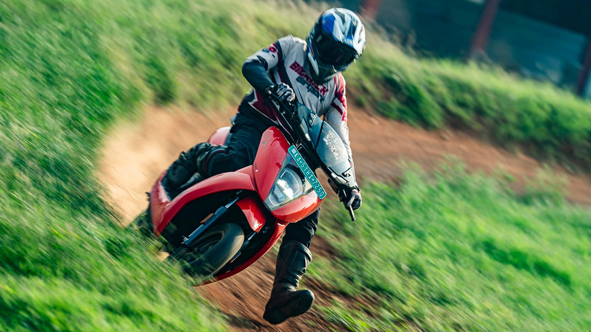 New Ather Electric Scooter Spotted Testing – Bigger & Boxier ...