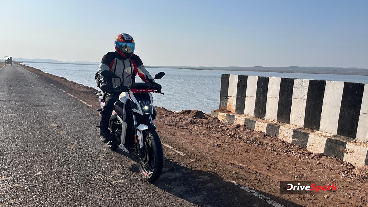 Matter Aera 5000+ Review (First Ride) | Design, Specs, Riding ...