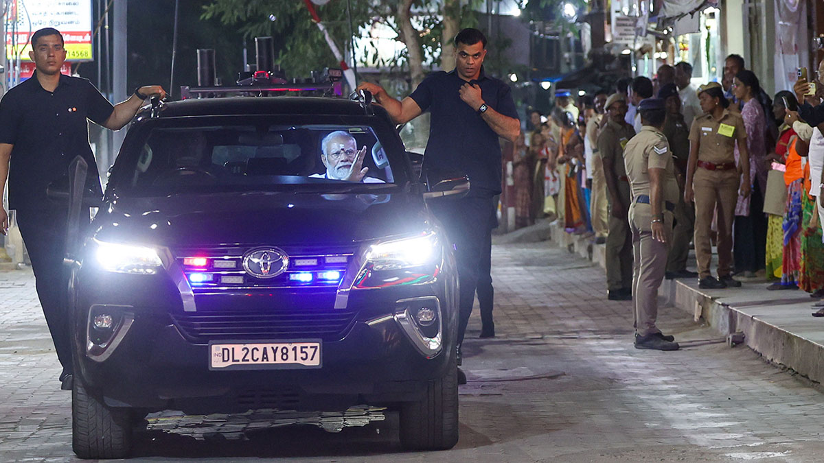 PM Modi's Armored Toyota Fortuner: A Symbol Of Security & Tradition ...