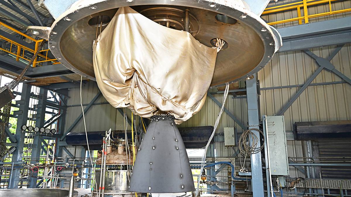 ISRO's New Carbon Nozzle Revolutionises Rocket Technology - DriveSpark