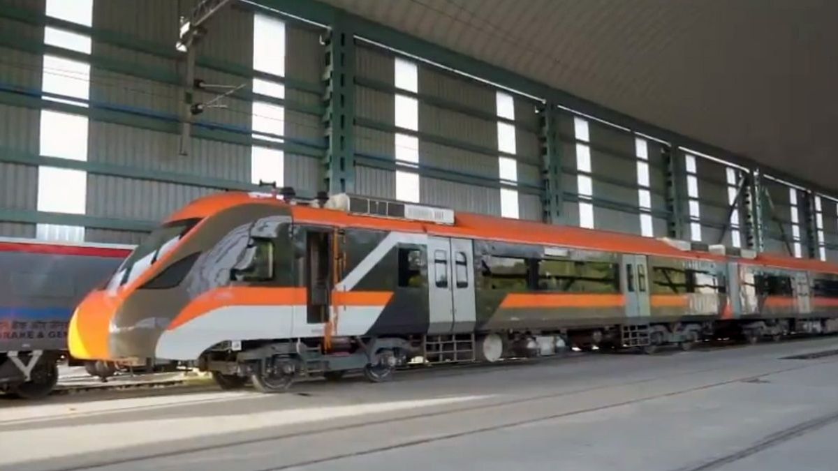 India Unveils First Vande Bharat Metro Coaches, Aiming For Modern ...