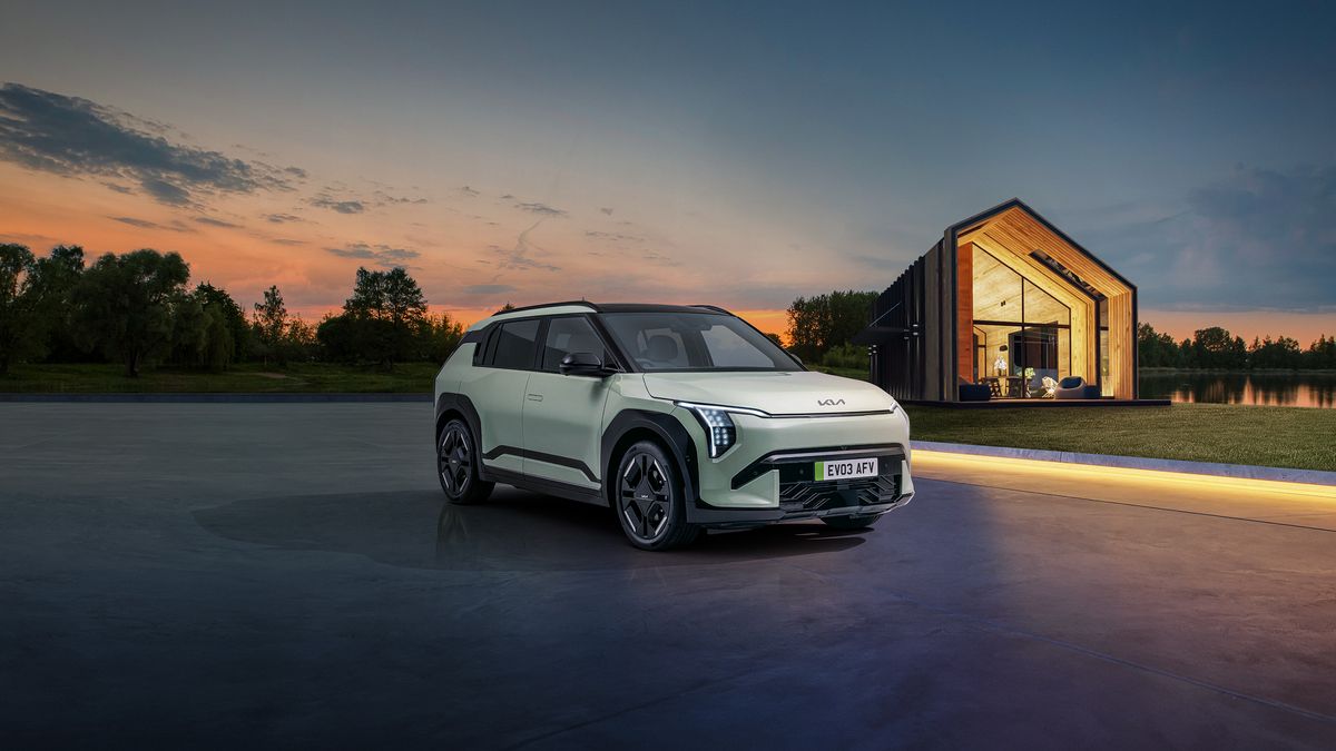 Kia EV3 Electric SUV Unveiling At Nationwide UK Dealer Events ...