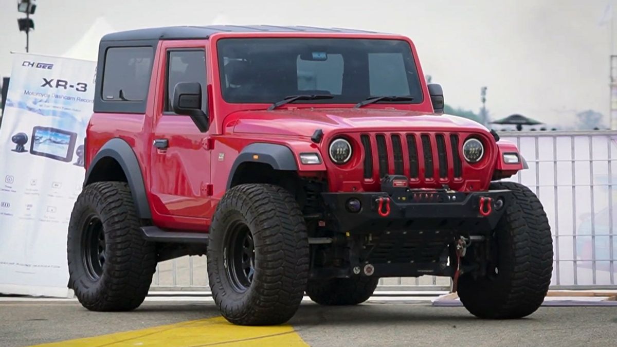 Heavily Modified Mahindra Thar: A Look Inside - DriveSpark News