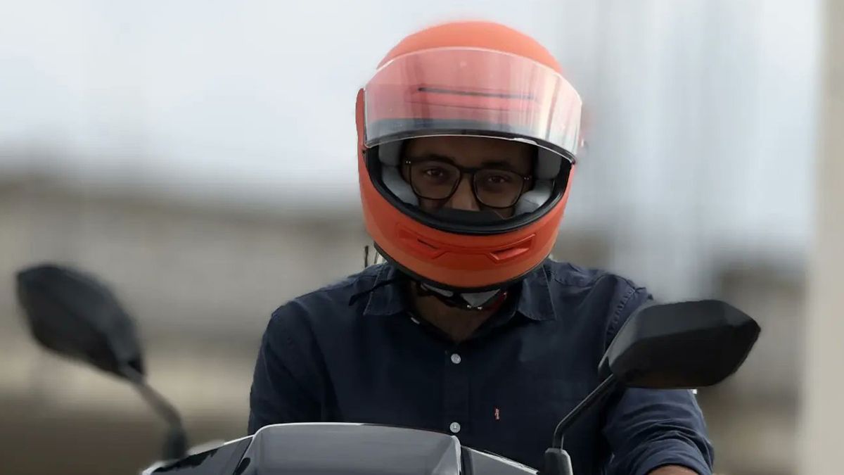 Ather Halo Smart Helmet Begins Early Production - DriveSpark News