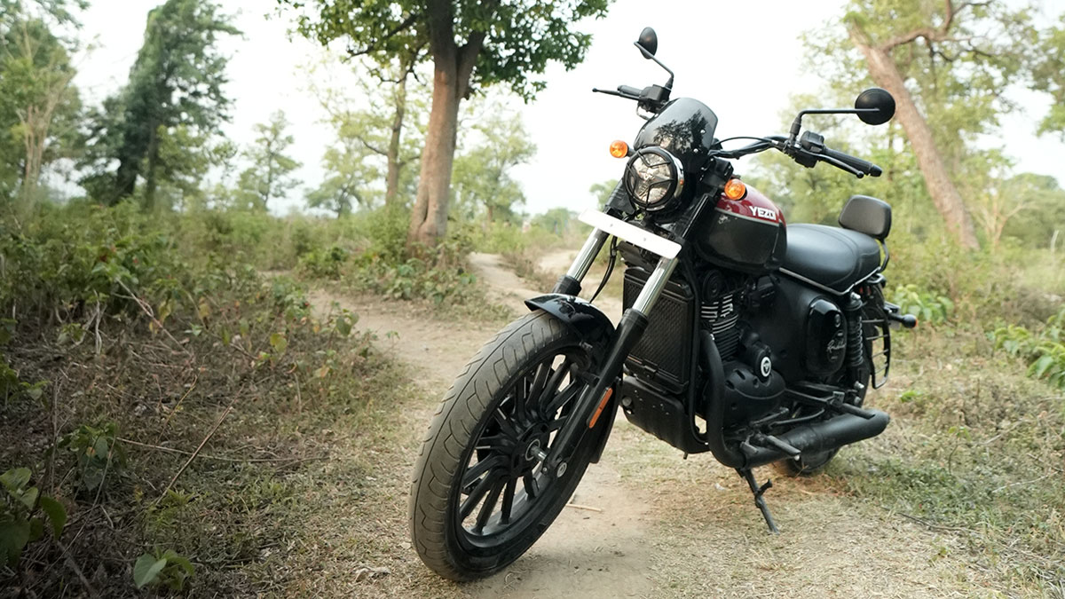 Yezdi Roadster With Free Trail Pack - Unleash Your Riding Potential ...