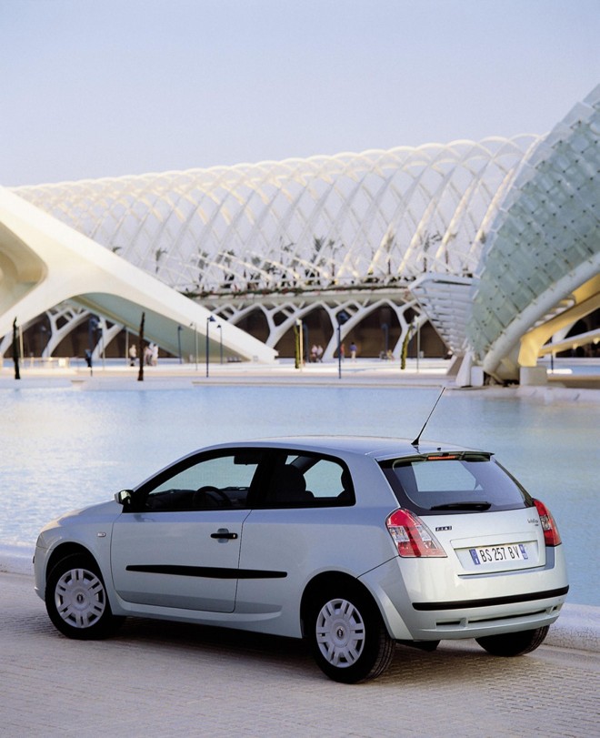 2005 Fiat Stilo Wallpapers [HD] - DriveSpark