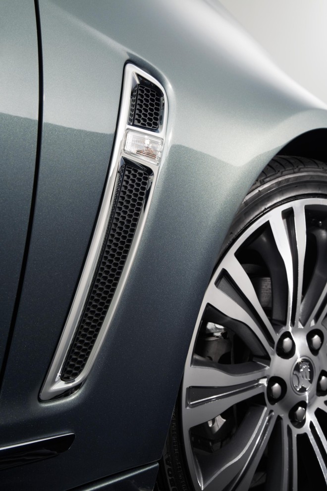 2013 Holden VF Commodore Calais V Concept Wallpapers [HD] - DriveSpark